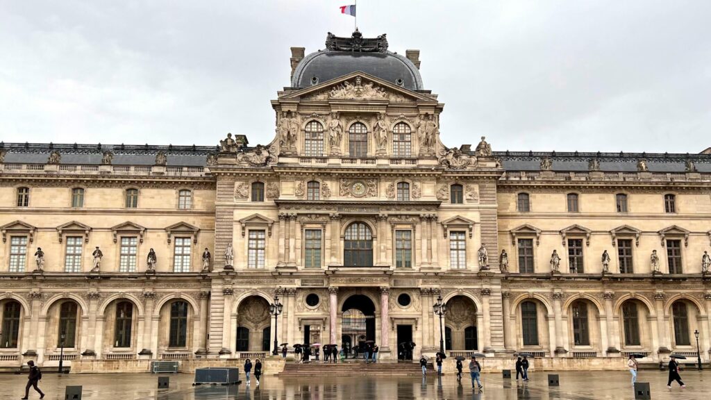 Louvre closes gallery and office spaces due to structural problems ...
