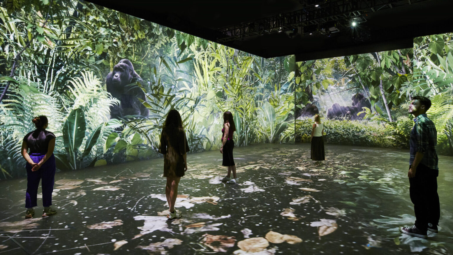 Natural History Museum breaks all-time record for visitor figures ...